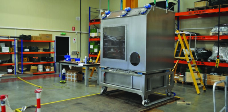 Inner Glove Box - Cyclife Aquila Nuclear | EDF Group